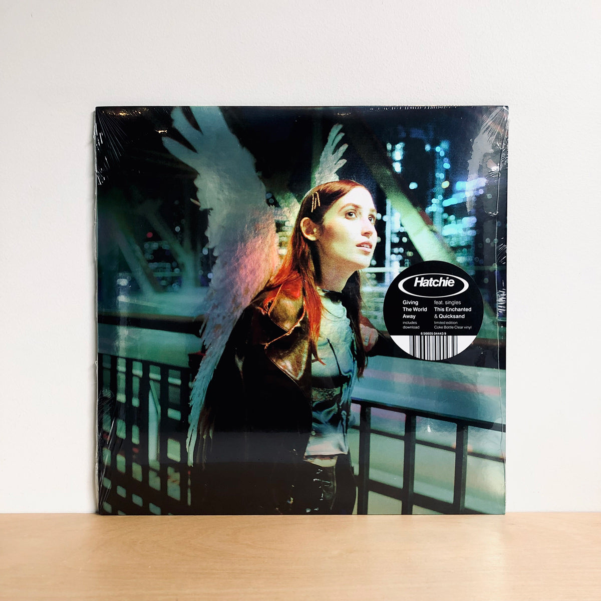 Hatchie - Giving The World Away. LP [Coke Bottle Clear Vinyl] – Abicus